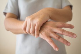 Síndrome extrapiramidal, ¿qué es y por qué se produce? - La Mente es ...